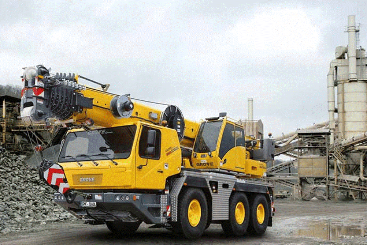 Mobile Crane vs. Tower Crane: A Comparison of Their Advantages