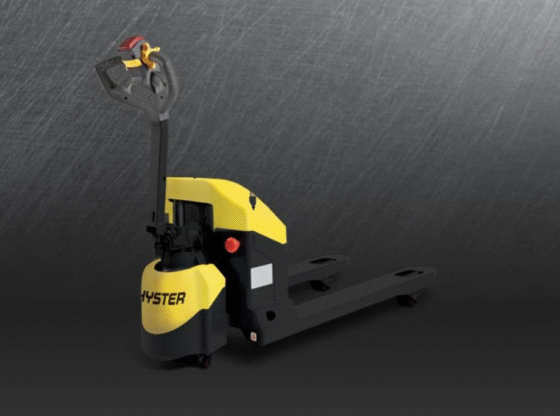 Choosing Power Pallet Trucks for Your UAE Warehouse